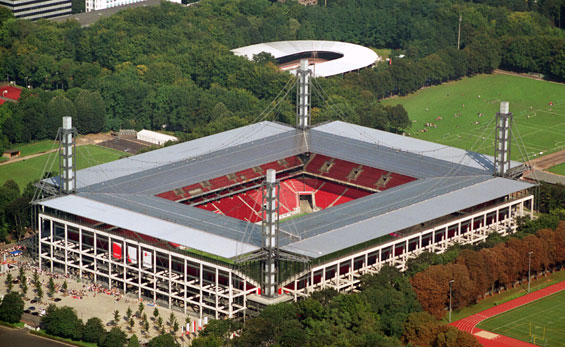 W杯2006 スタジアム : LIVING ON FOOTBALL